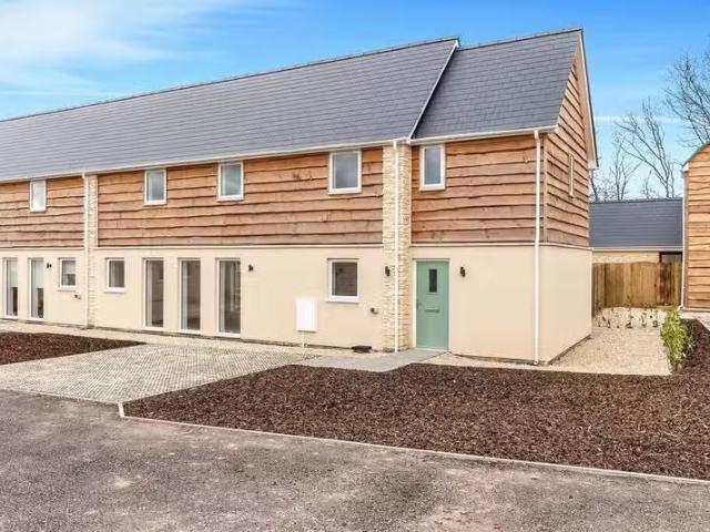 4 bedroom house for rent in Weston, Honiton, EX14