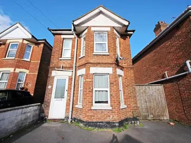 4 bedroom house for rent in Withermoor Road, Winton, Bournemou.