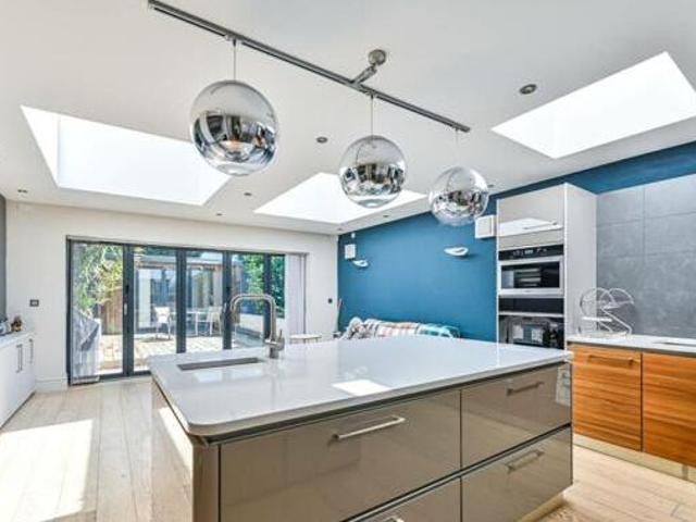 4 Bedroom House For Rent In Wimbledon, London