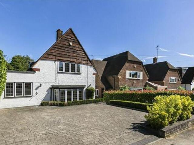 4 Bedroom House For Rent In Totteridge, London