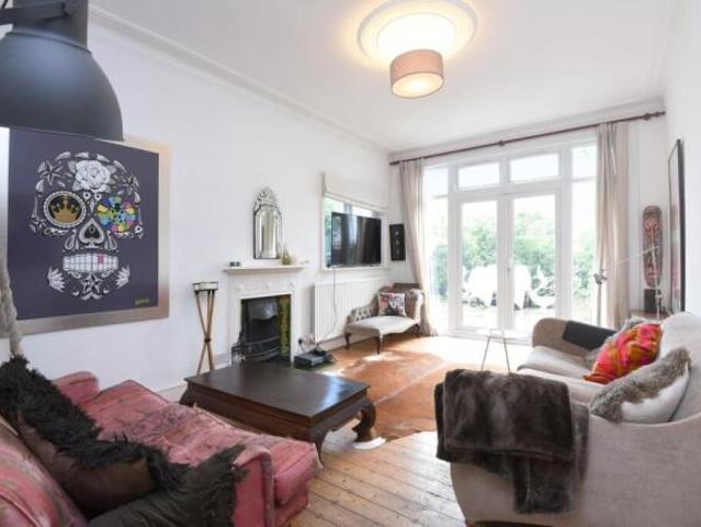 4 bedroom house for rent in Tetherdown, London, N10