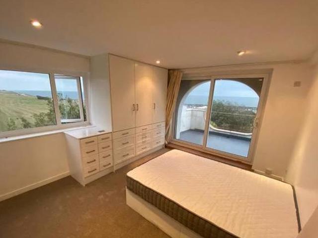 4 bedroom house for rent in The Cliff BN2