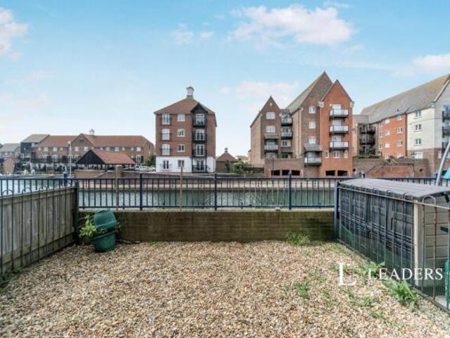 4 bedroom house for rent in The Piazza, Sovereign Harbour South, Eastbourne, BN23