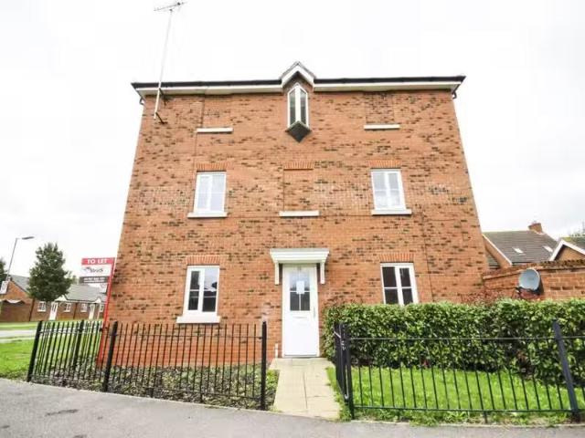 4 bedroom house for rent in The Runway, Hatfield, Hertfordshir.