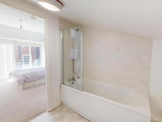 4 bedroom house for rent in Yalta Court, Leeds, LS2