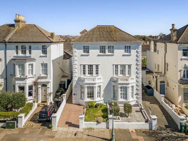 5 bedroom house for sale