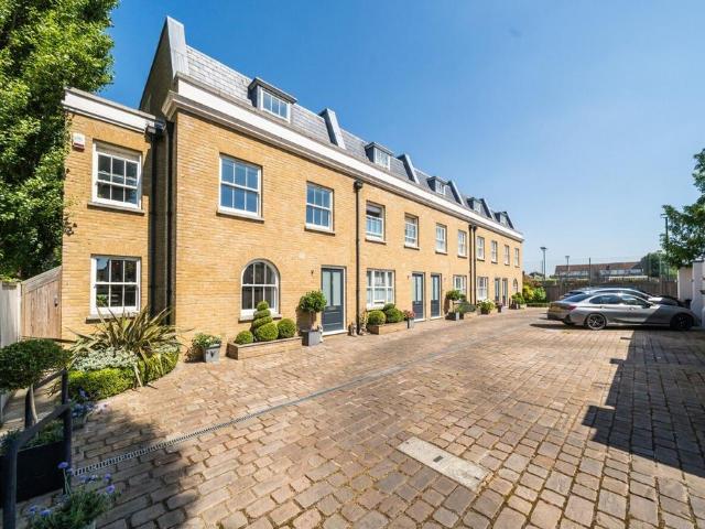4 bedroom house for sale