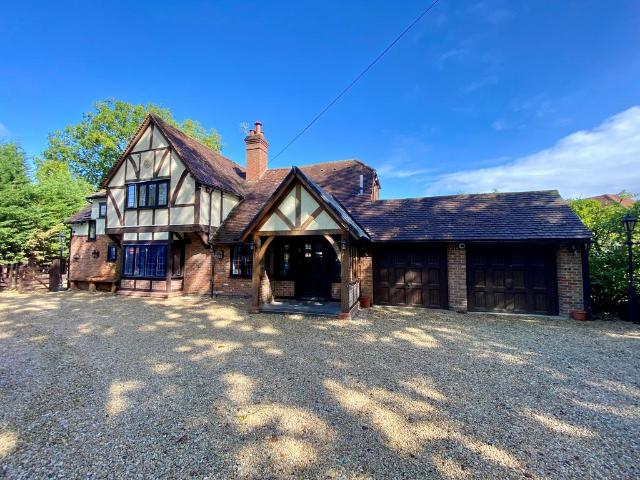 6 bedroom house for sale