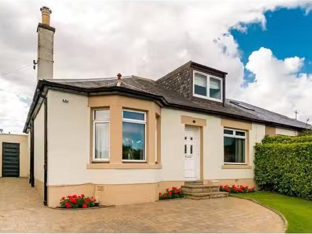 4 bedroom house for sale, 32 Duddingston Park South, Duddingst.