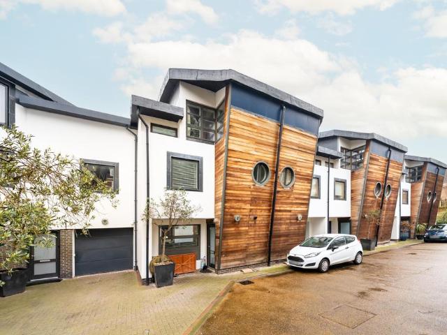 4 bedroom house for sale