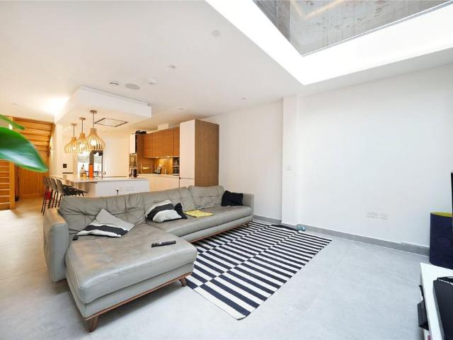4 bedroom house for sale