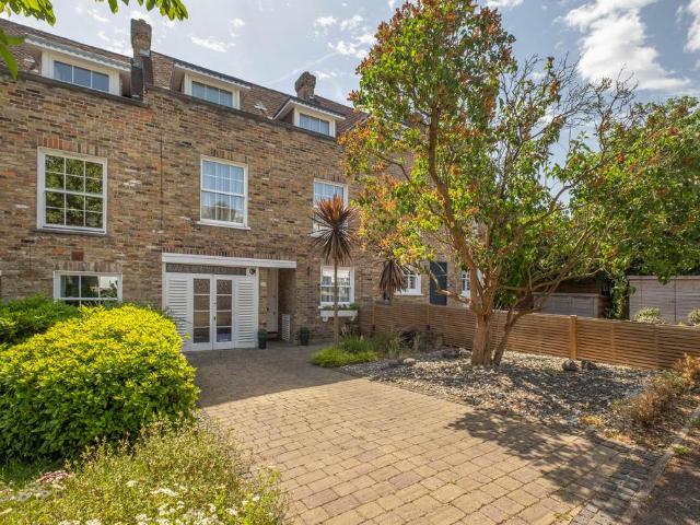 4 bedroom house for sale