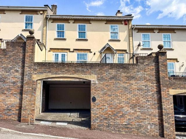 4 bedroom house for sale