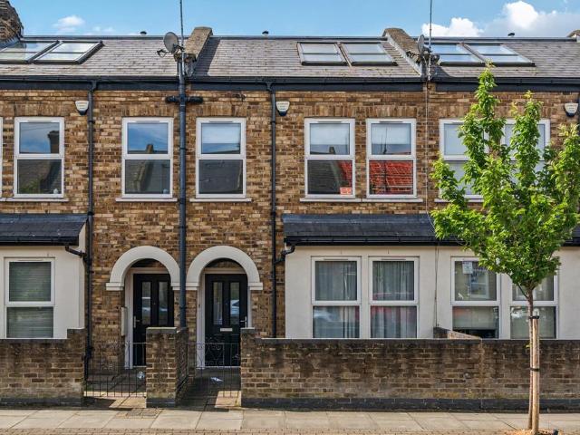 4 bedroom terraced house for sale