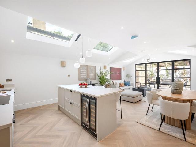 4 bedroom house for sale