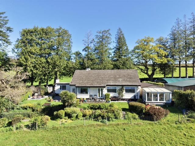 4 bedroom detached bungalow for sale