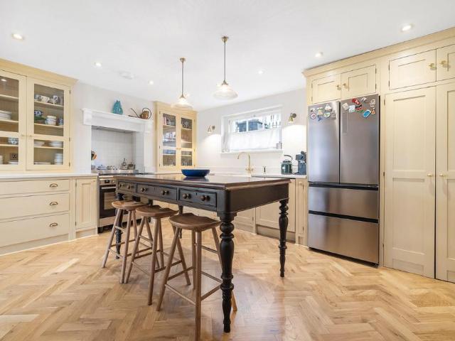 4 bedroom house for sale