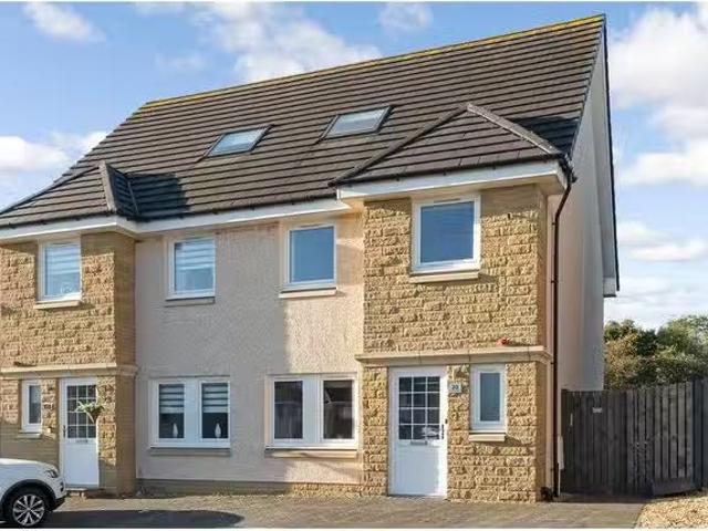 4 bedroom house for sale, Fenton Place, Plains, Airdrie, Lanar.