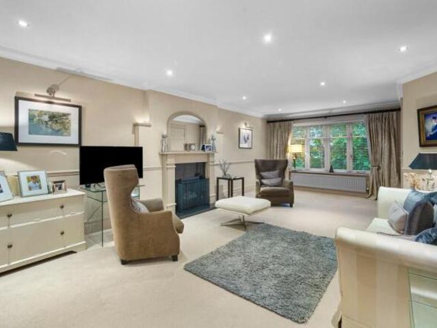 4 bedroom house for sale in Coppice Drive, Harrogate, HG1