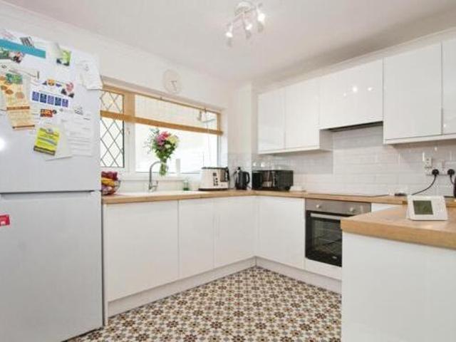 4 Bedroom House For Sale In Caerdydd, Coed y gores