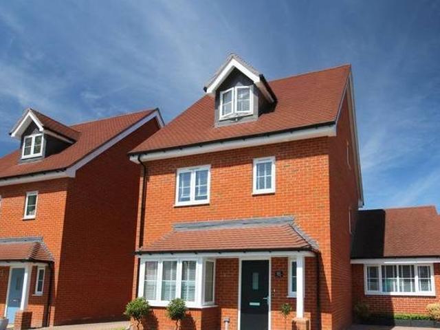 4 bedroom house for sale in Carter Drive Broadbridge Heath Horsham RH12