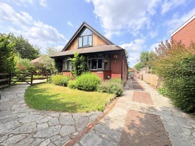 4 bedroom house for sale in Church Lane, Bursledon, Southampton, SO31