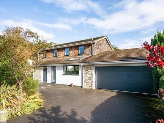 4 Bedroom House For Sale In Ashley Heath, Ringwood