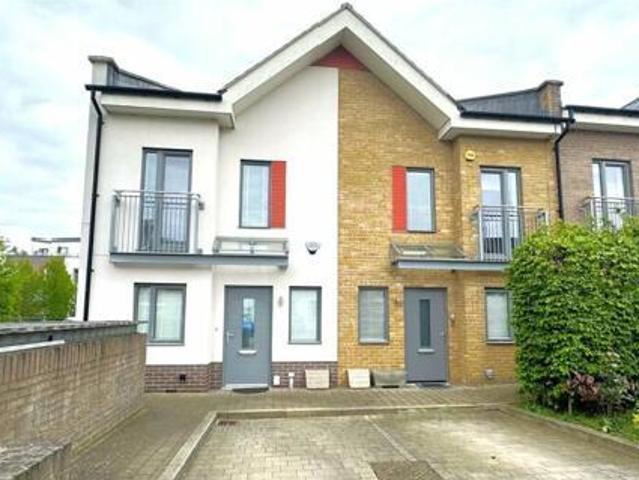 4 Bedroom House For Sale In Barnet