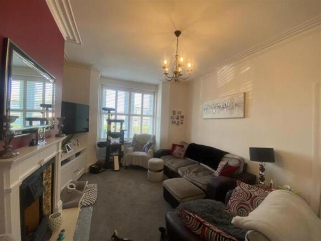 4 bedroom house for sale in Bradford Road, East Bierley, Bradford, BD4