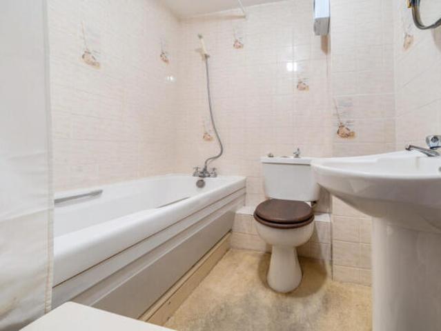 4 bedroom house for sale in Broad Street, Old Portsmouth, Hampshire, PO1