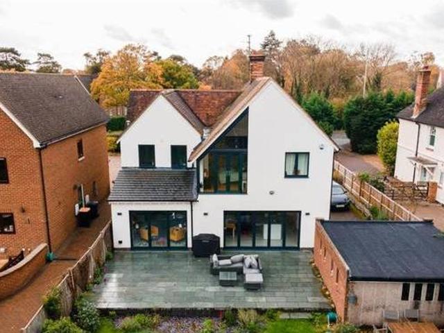 4 bedroom house for sale in Bromham Road Biddenham Bedford MK40