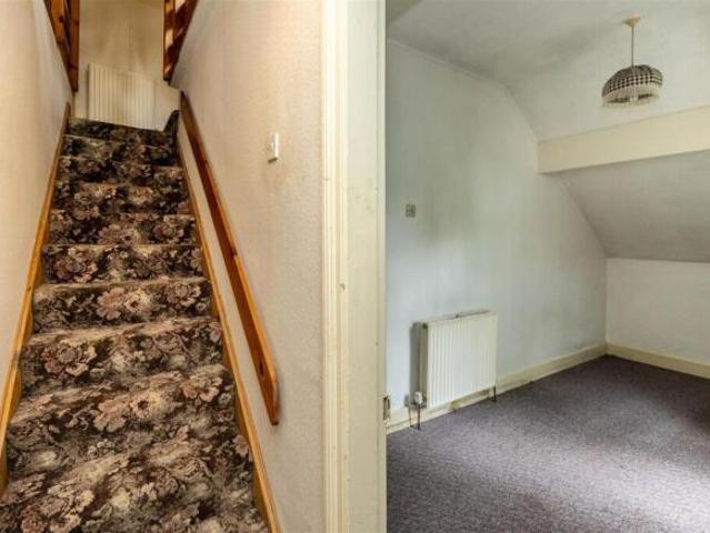 4 bedroom house for sale in Green Lane, Shelf, Halifax, HX3