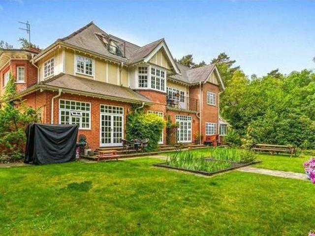 4 Bedroom House For Sale In Guildford