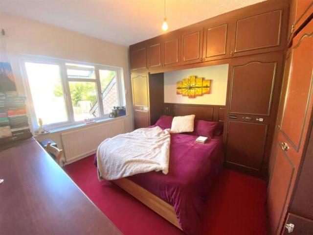 4 bedroom house for sale in Endlebury Road, London, E4