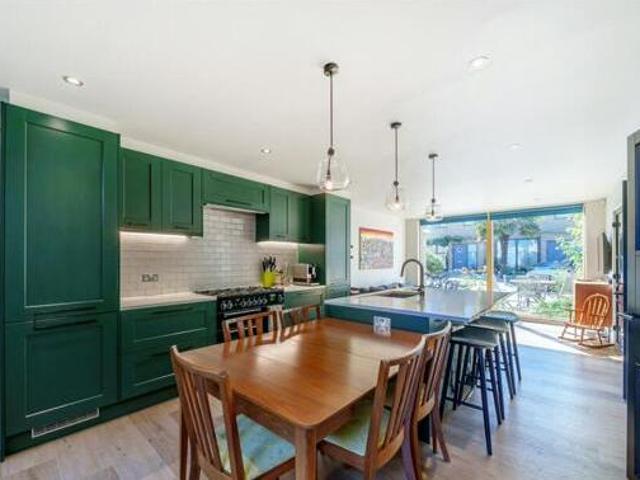 4 Bedroom House For Sale In Effingham Road, London