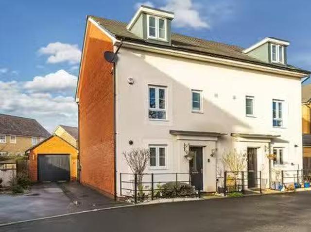 4+ bedroom house for sale in Front Home Close, Patchway, Brist.