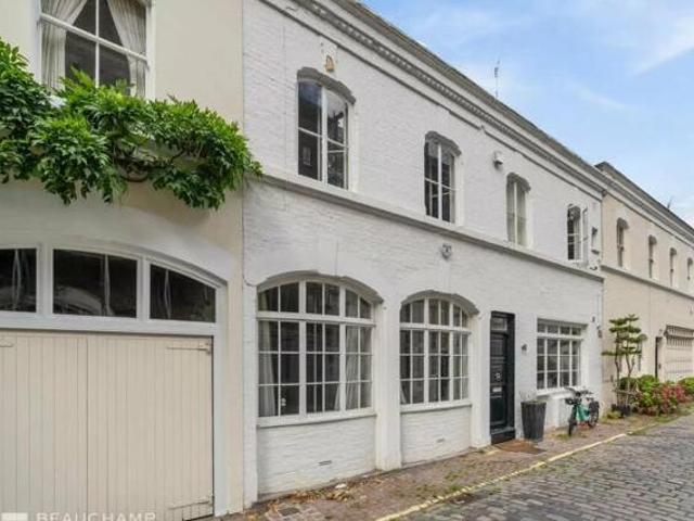 4 Bedroom House For Sale In Knightsbridge