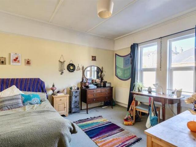 4 bedroom semi detached house for sale in Kennington Road, Bath, BA1