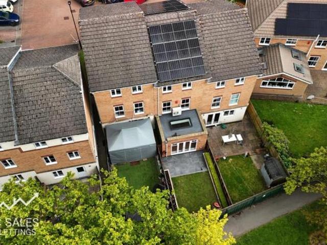 4 bedroom house for sale in King Ecgbert Road, Dore, Sheffield, S17