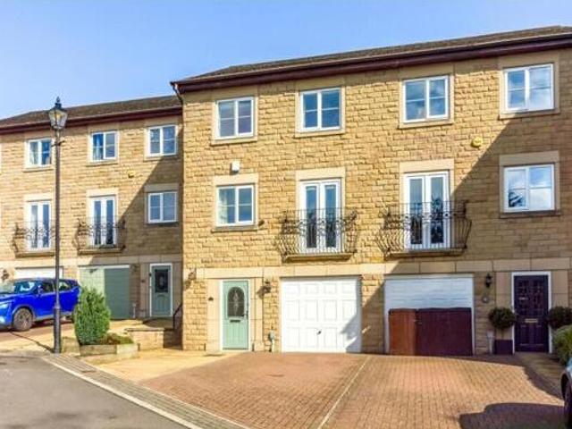 4 Bedroom House For Sale In Honley, Holmfirth