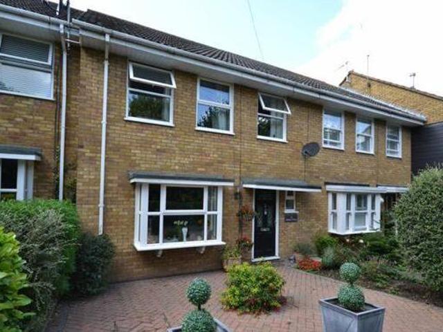 4 Bedroom House For Sale In Horndon on the hill