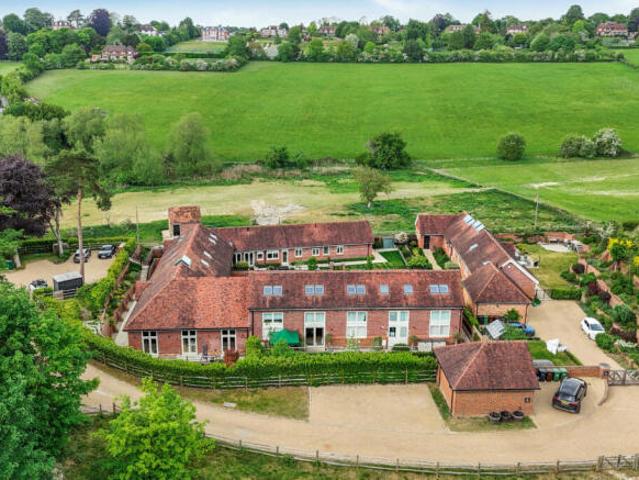 4 bedroom house for sale in Halfpenny Lane, Guildford, GU4