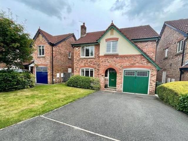 4 bedroom house for sale in Hamble Way Macclesfield SK10