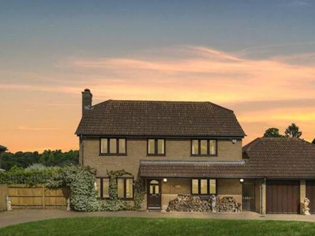4 Bedroom House For Sale In Hemel Hempstead