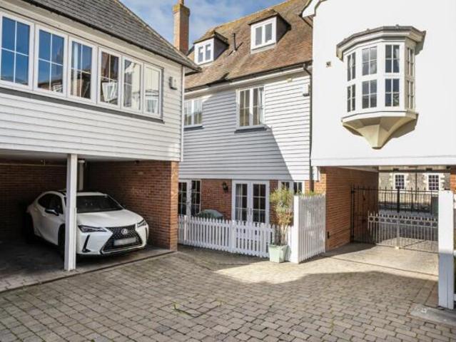 4 bedroom house for sale in Heritage Court, Stour Street, Canterbury, Kent, CT1