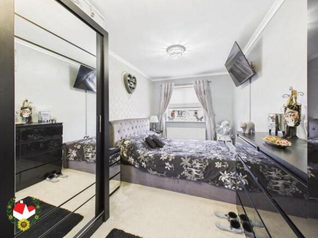 4 bedroom house for sale in James Grieve Road, Abbeymead, Gloucester, GL4