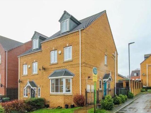 4 Bedroom House For Sale In Lofthouse