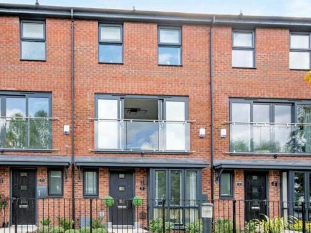 4 Bedroom House For Sale In Lakeside