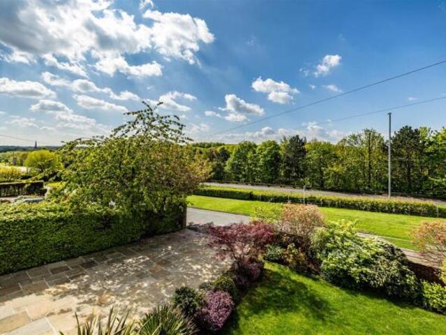 4 bedroom house for sale in Leeds Road, Oulton, Leeds, LS26