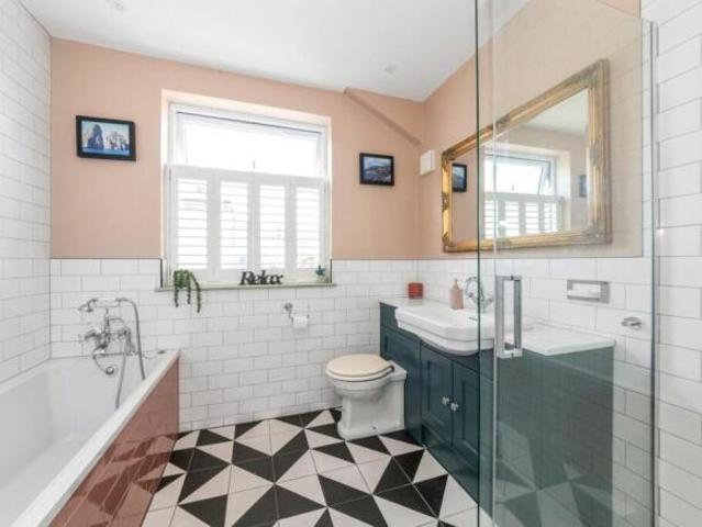 4 bedroom house for sale in Lutwyche Road, Catford, London, SE6